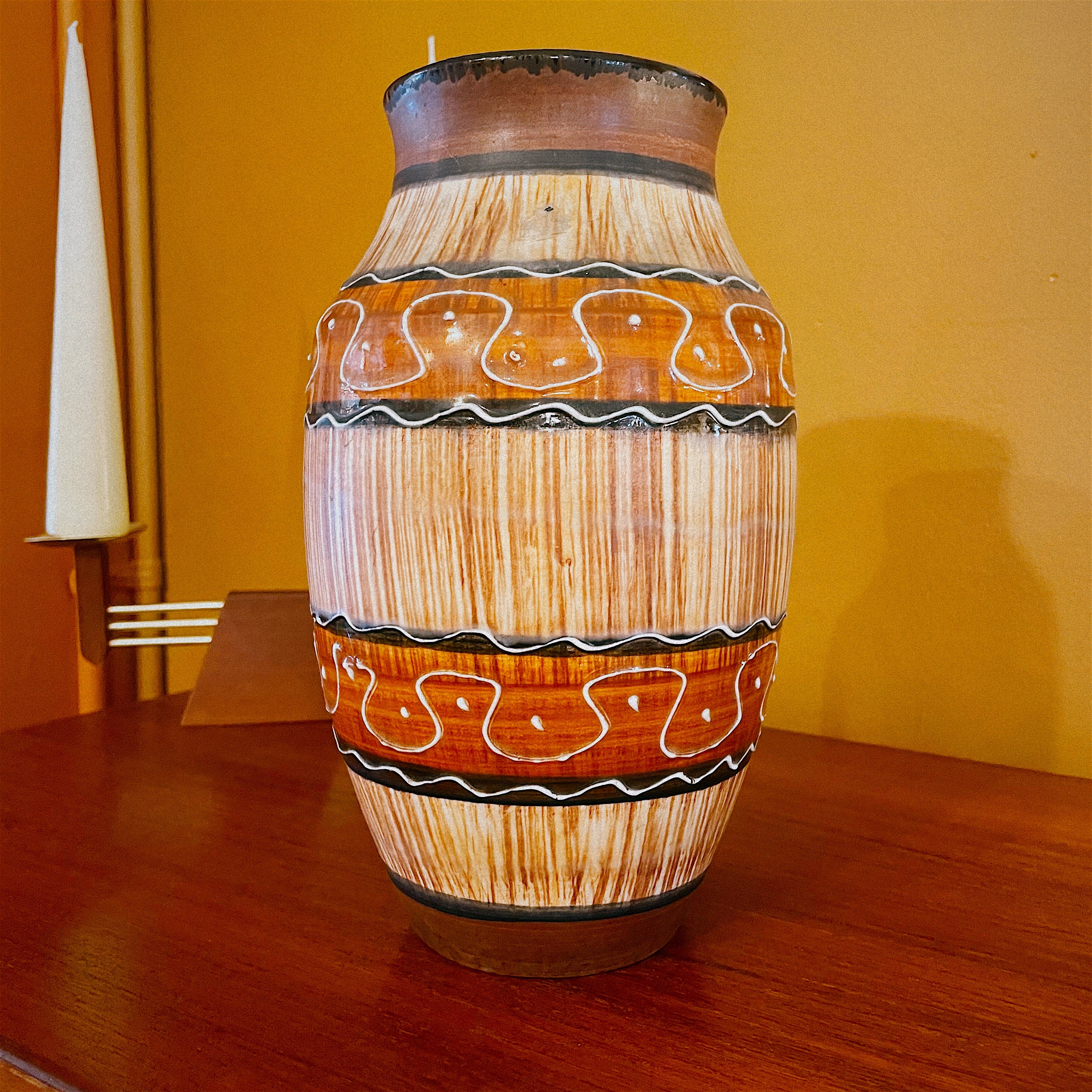 Hand Painted Sienna Vase – Composition