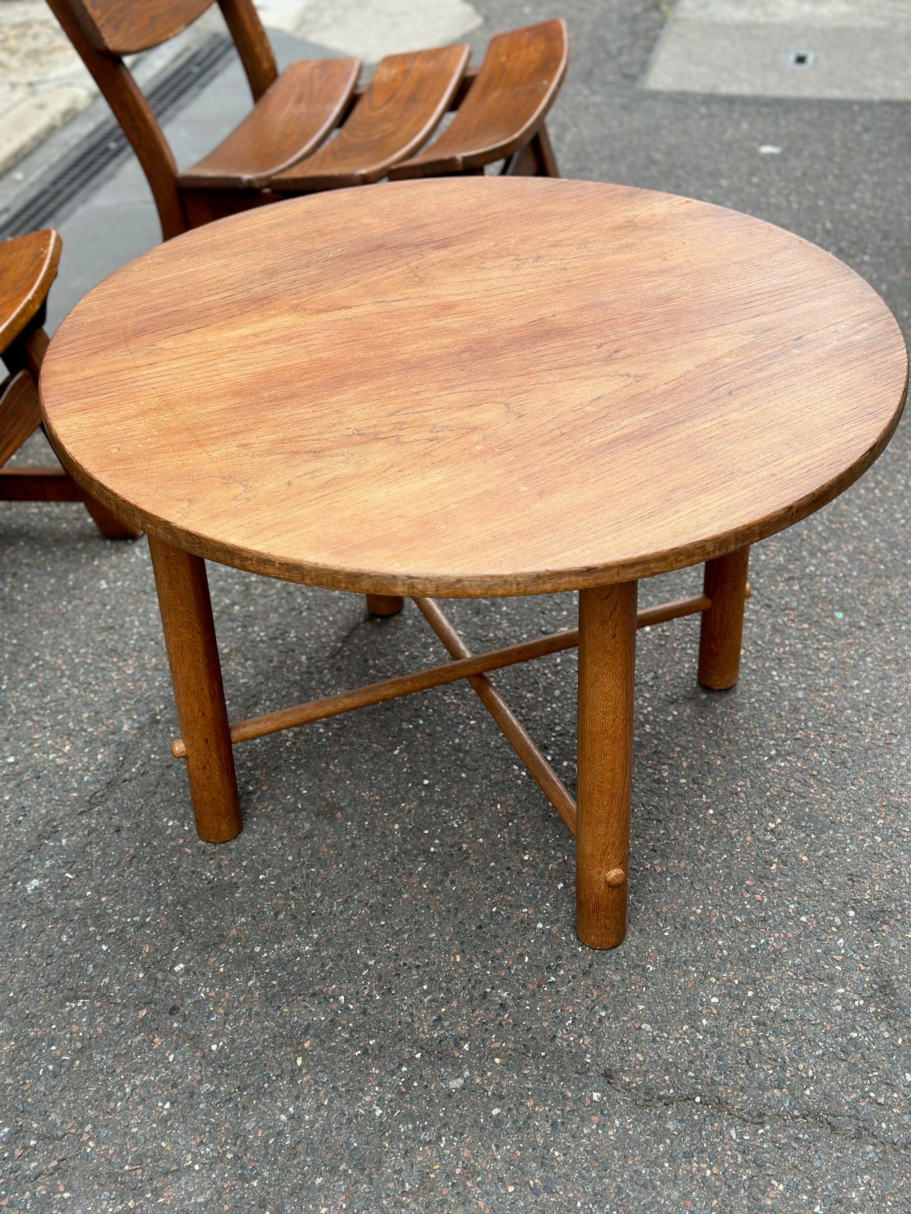 In the Style of Borge Mogensen Round Coffee Table – Composition