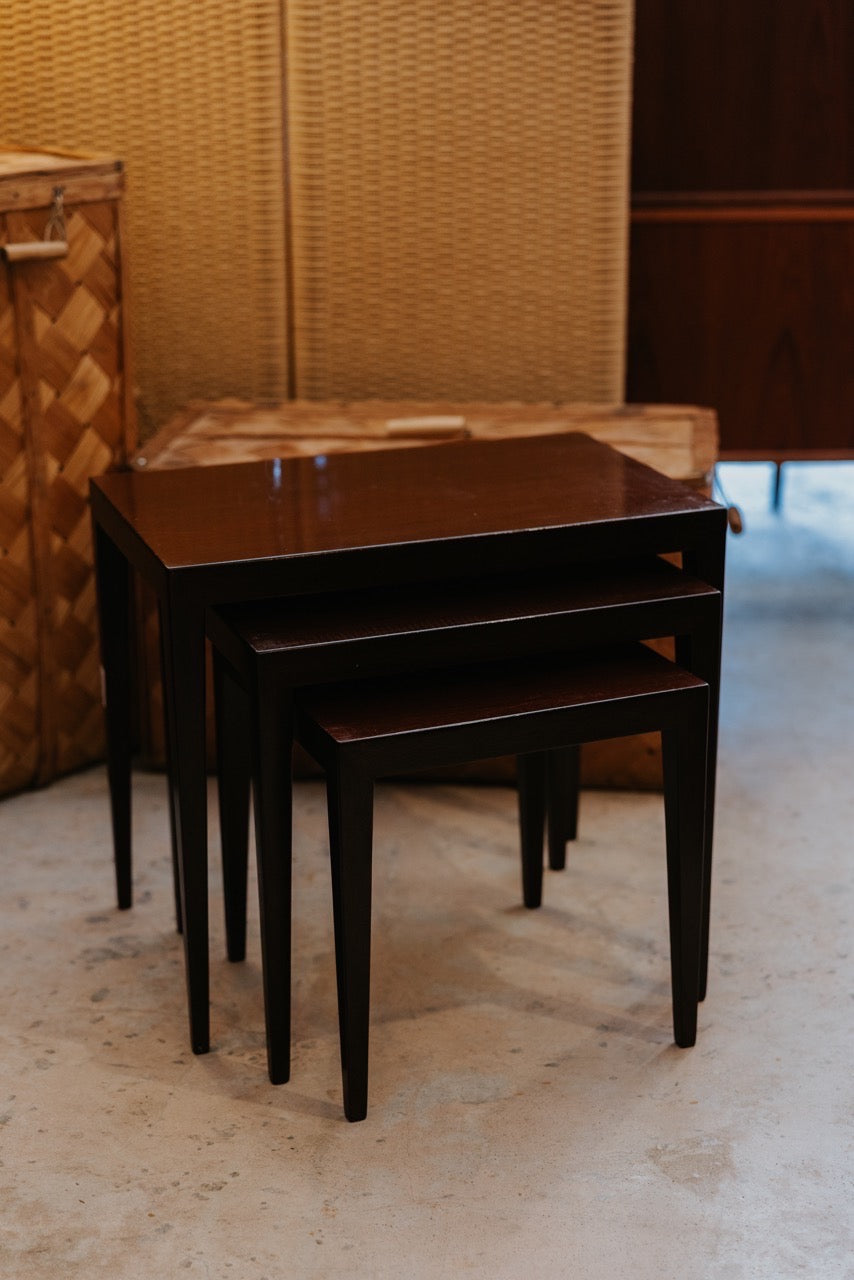 ARTEFACT – tagged "table" – Composition